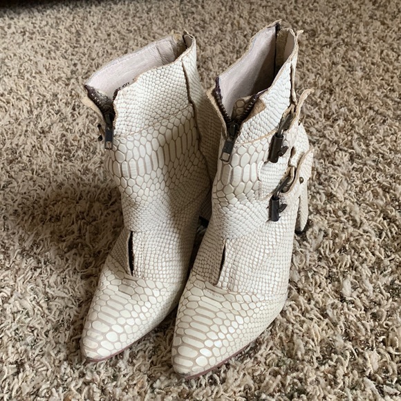 Freebird by Steven | Shoes | Freebird By Steven Joey White Snake Print Leather Boots | Poshmark